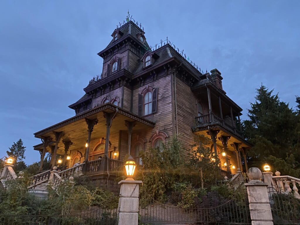 Phantom Manor Disneyland Paris – Haunted Tale & Hidden Secrets